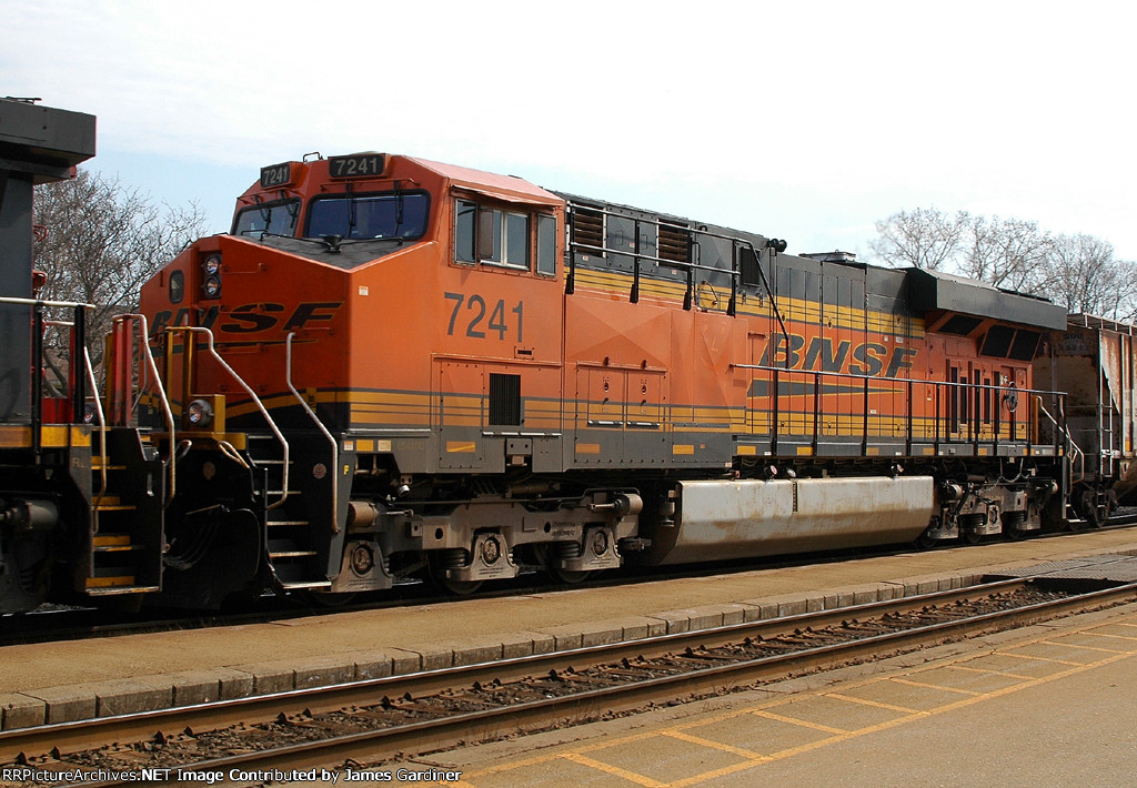 BNSF 7241